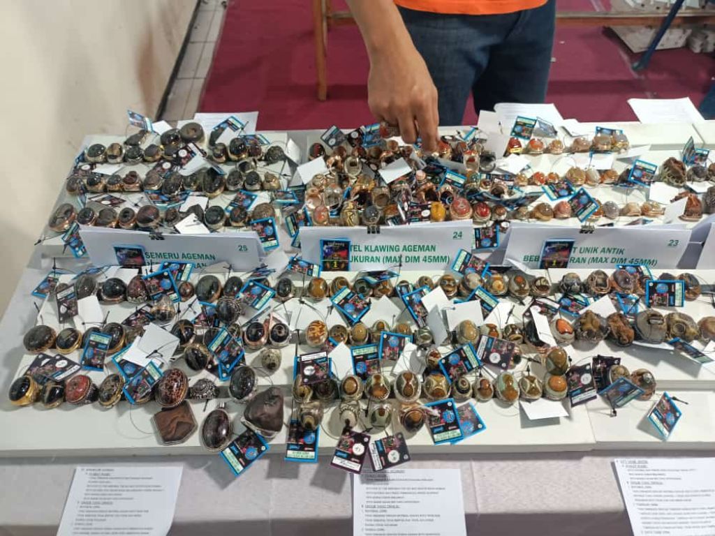 Wow! Batu Phyrus Milik Warga Situbondo Ditawar Rp300 Juta
