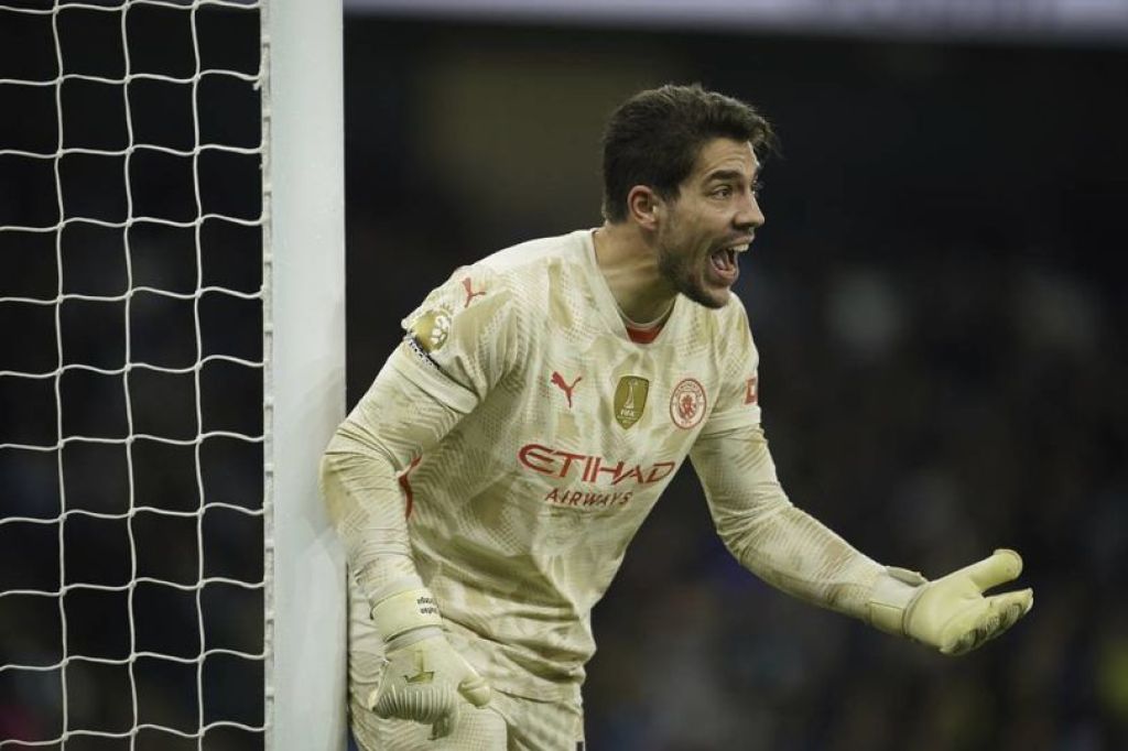 Geger di Manchester! United Incar Kiper City, Ortega Jadi Target